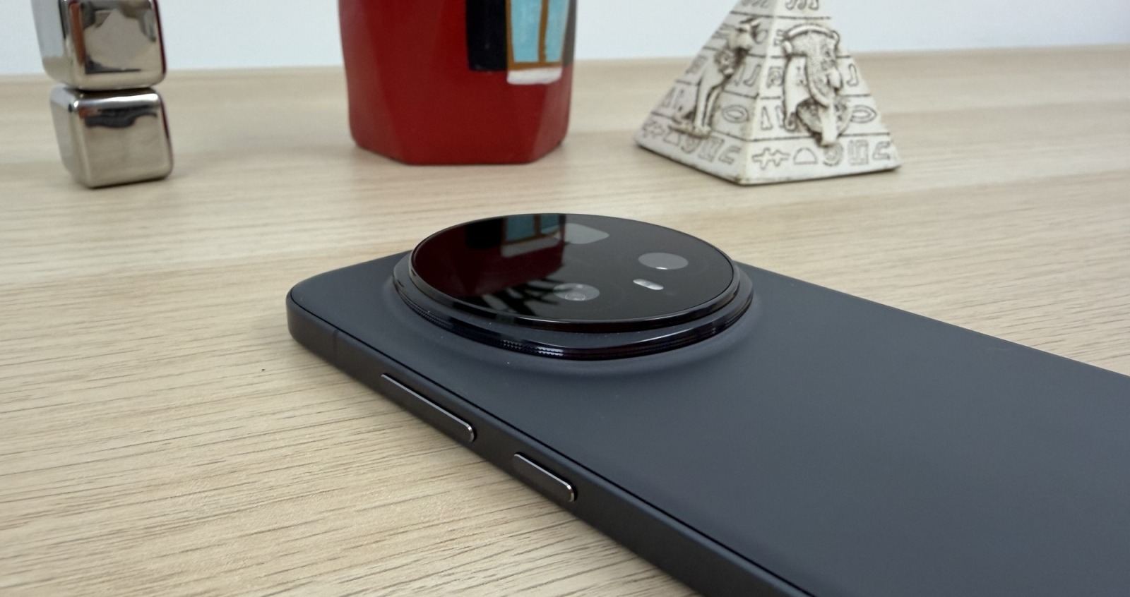 Cât costă Honor Magic8 Pro în magazinele românești; Iată prețul! #BFro